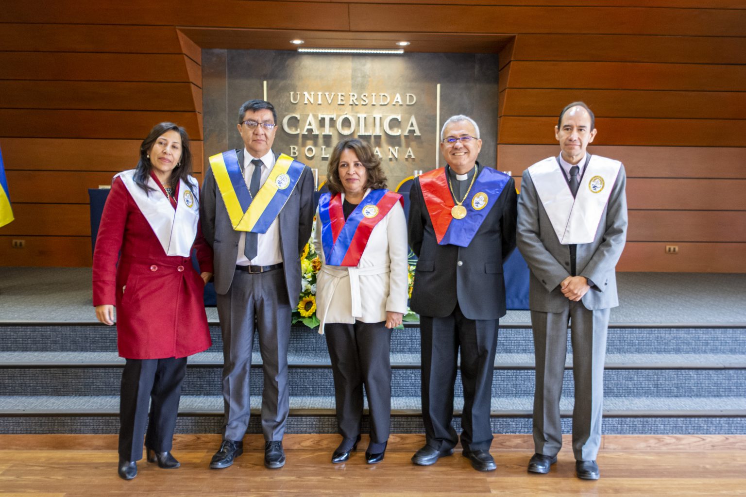 Rector Nacional de la U.C.B. posesionó al Decano de la Facultad de ...